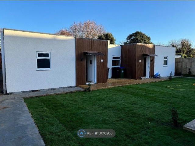 Claremont Road, Seaford BN25, 2 bed bungalow to rent, £1,495 pcm | PrimeLocation