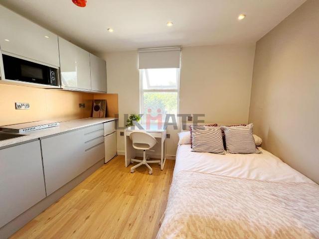 Clarence Villas, Hawks Road, Kingston Upon Thames KT1, 1 bed property to rent, £1,287 pcm | PrimeLocation