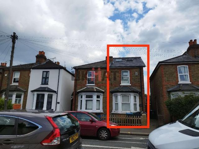 Clarence Villas, Hawks Road, Kingston Upon Thames KT1, Room to rent, £871 pcm | PrimeLocation
