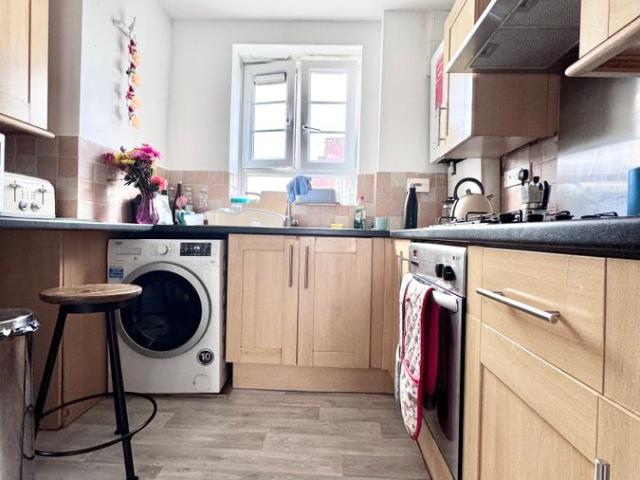 Clarence Way, London NW1, 3 bed flat to rent, £3,200 pcm | PrimeLocation