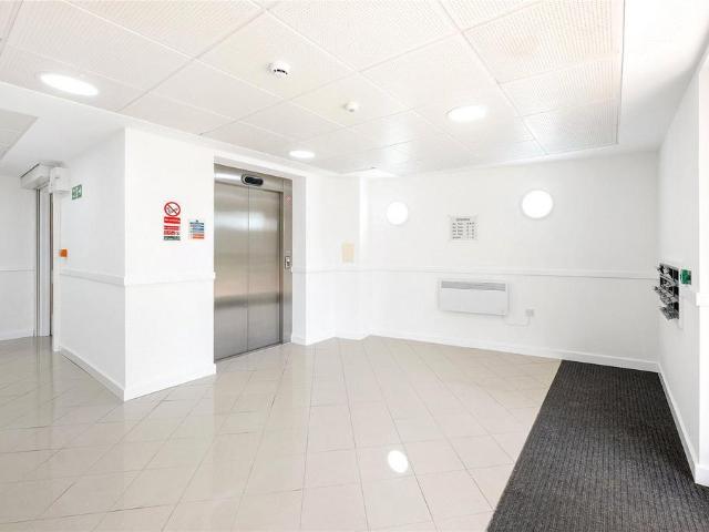 Clarence Avenue, London, SW4 1 bed flat to rent £2,950 pcm £681 pw