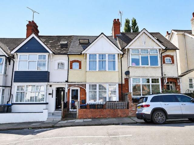 Clarence Avenue, Northampton NN2, 4 bed terraced house to rent, £1,700 pcm | PrimeLocation