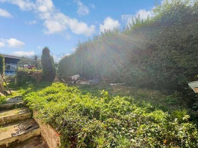 Clarence Buildings, Freshwater, Studio Flat For