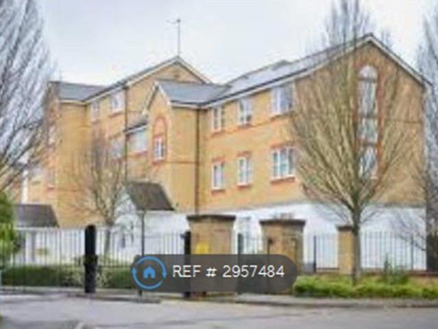 Clarence Close, Barnet EN4, Room to rent, £750 pcm | PrimeLocation