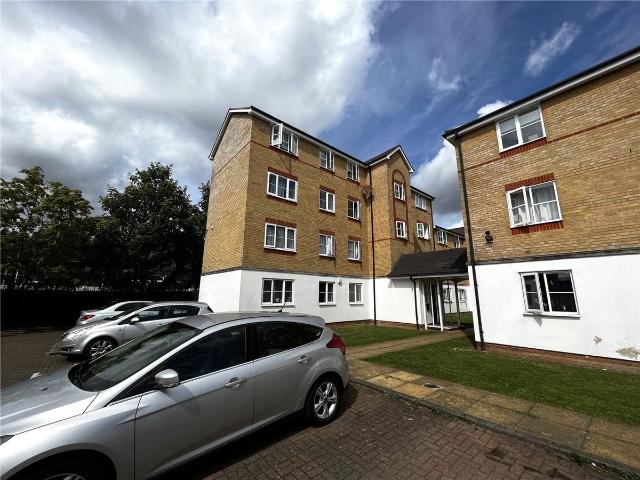 Clarence Close, Barnet EN4, 2 bed flat to rent, £1,550 pcm | PrimeLocation