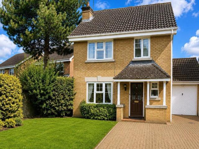 Clarence Drive, Camberley, Surrey GU15, 4 bed detached house to rent, £2,000 pcm | PrimeLocation