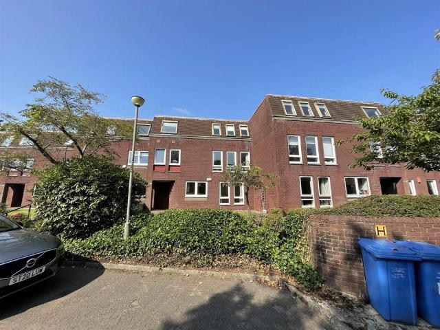 Clarence Gardens, Hyndland 2 bed ground floor flat to rent £1,000 pcm £231 pw