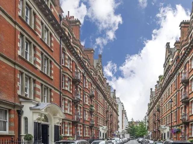 Clarence Gate Gardens, 148 168 Glentworth Street, London, NW1 6AD, United Kingdom | 3 bed apartment for rent #123818219 | Rentberry