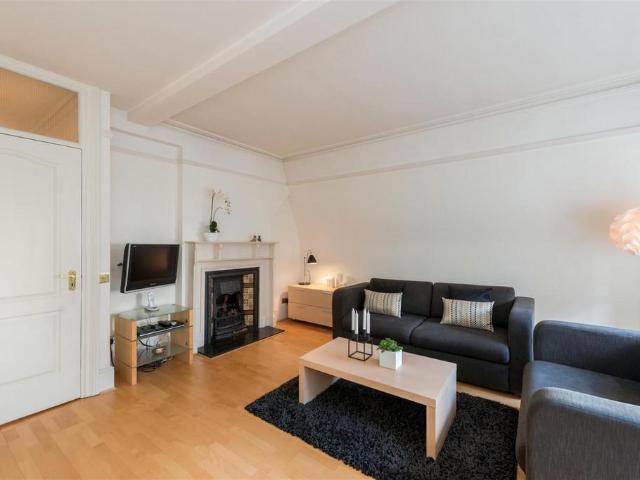 Clarence Gate Gardens, Glentworth. 2 bed flat to rent £3,683 pcm £850 pw