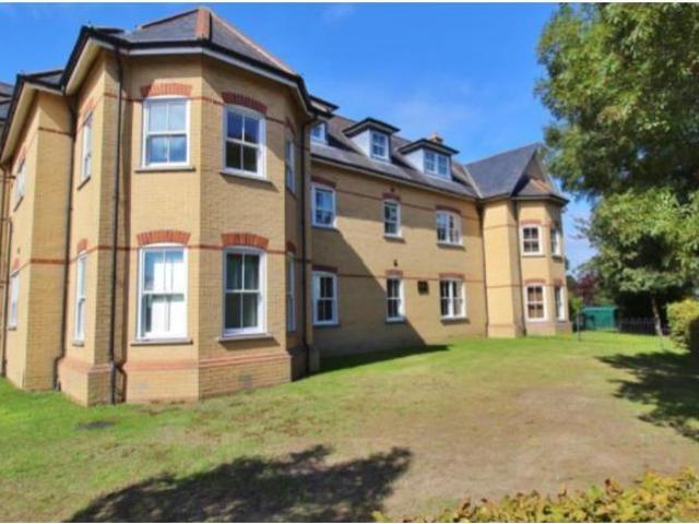 Clarence Place, Christchurch BH23 2 bed flat to rent £1,150 pcm £265 pw