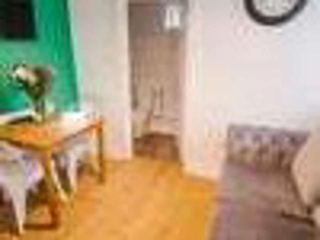 Clarence Place Room 6