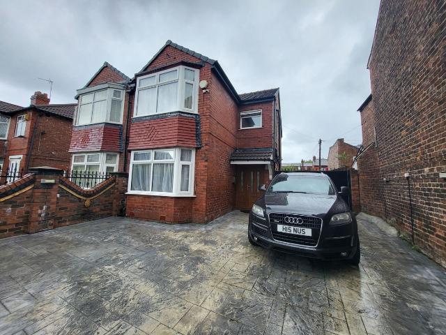 Clarence Road, Manchester. M13, Room to rent, £650 pcm | PrimeLocation