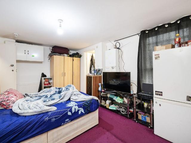 Clarence Road E5, Clapton, London, 1 bed flat to rent, £1,400 pcm | PrimeLocation