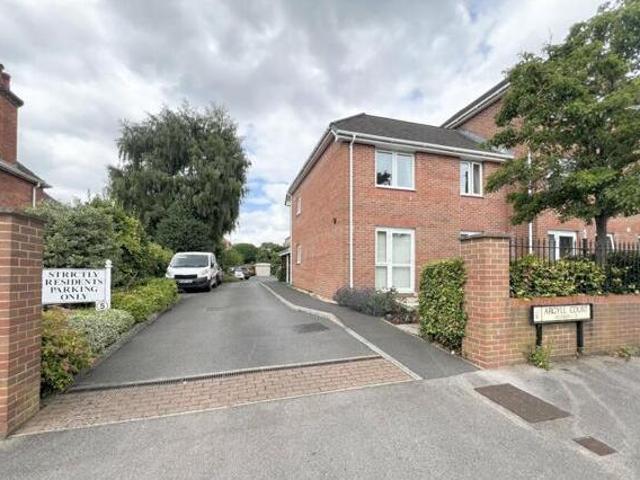 Clarence Road, Fleet, 2 Bedroom Apartment