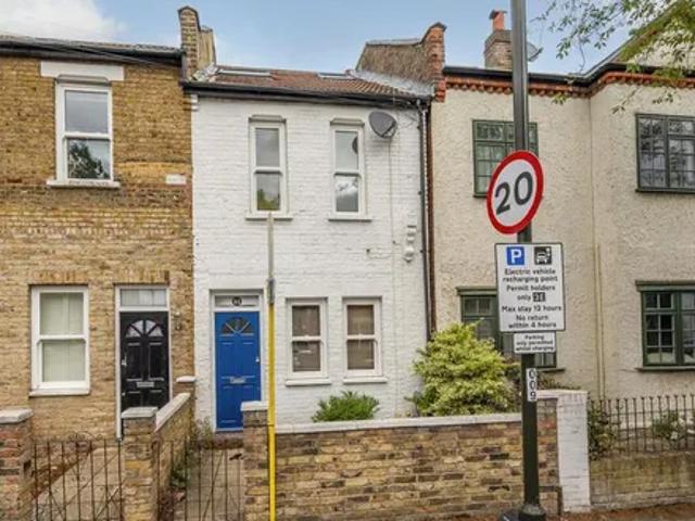 Clarence Road, London, SW19 8QH, United Kingdom | 4 bed townhouse for rent #167615571 | Rentberry