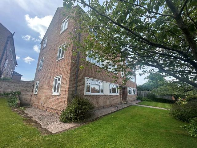 Clarence Road, Sutton Coldfield, B74 2 bed apartment to rent £1,000 pcm £231 pw