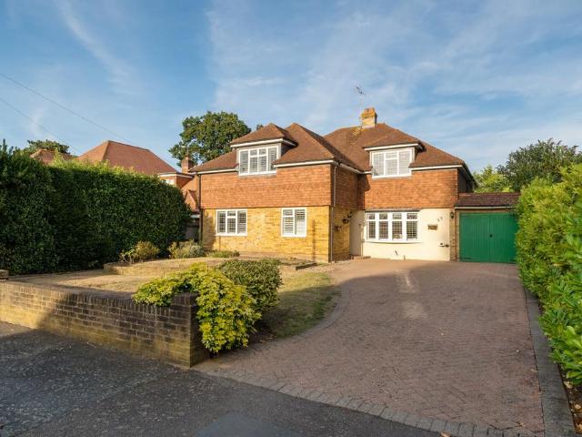 Clarence Road, Walton On Thames, KT12 5 bed detached house to rent £4,500 pcm £1,038 pw
