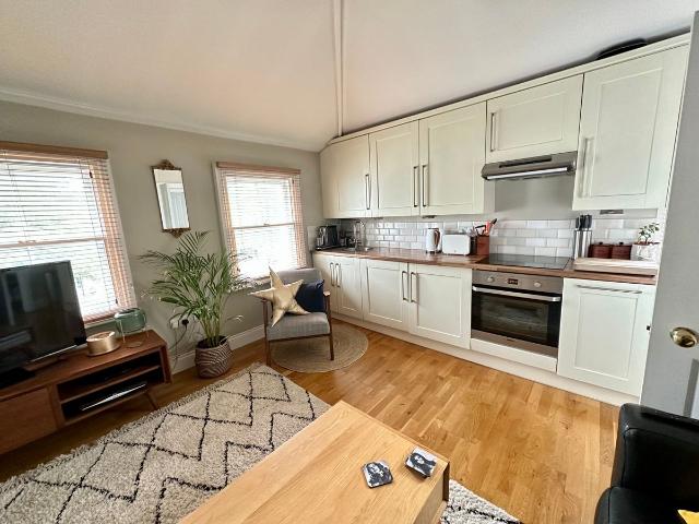 Clarence Road, Windsor SL4, 2 bed flat to rent, £1,400 pcm | PrimeLocation