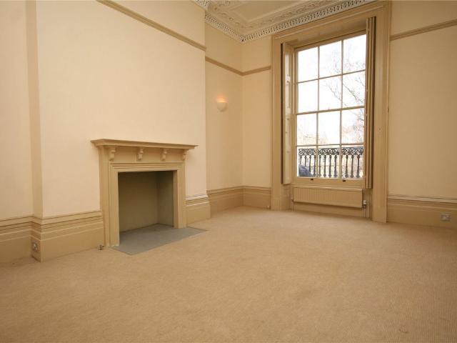 Clarence Square, Cheltenham GL50, 1 bed flat to rent, £950 pcm | PrimeLocation