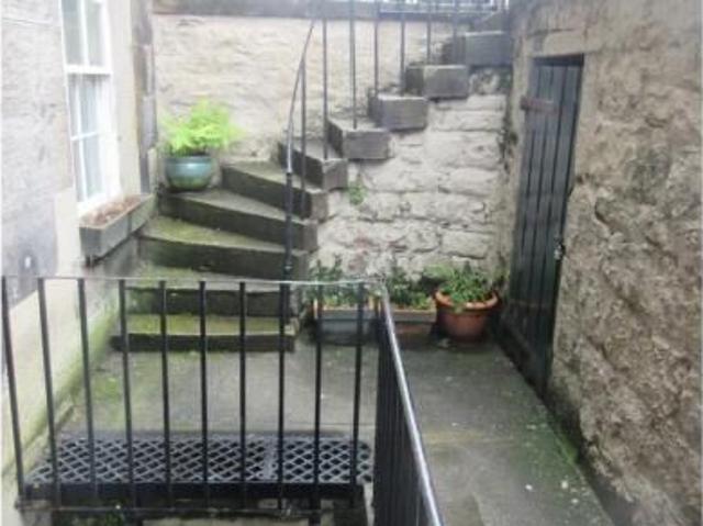 Clarence Street, Edinburgh EH3, 3 bed flat to rent, £1,750 pcm | PrimeLocation