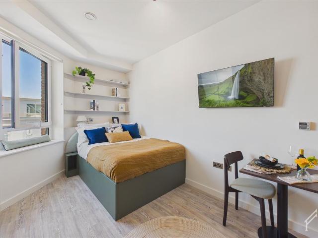 Clarence Street, London KT1, Studio to rent, £1,330 pcm | PrimeLocation