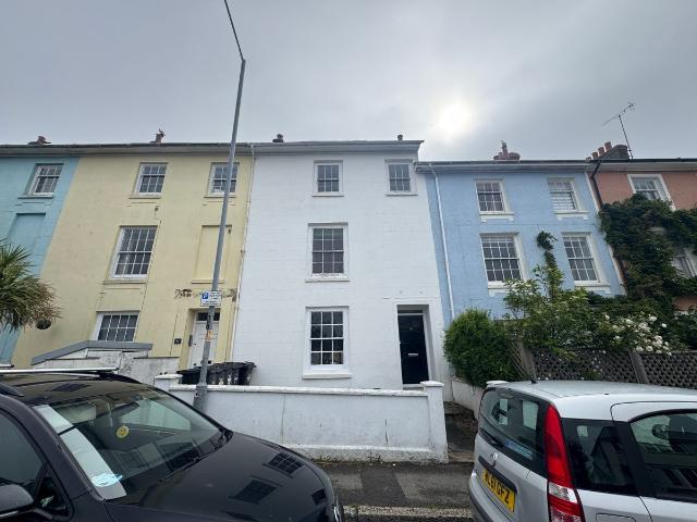 Clarence Street, Penzance TR18, 2 bed flat to rent, £750 pcm | PrimeLocation