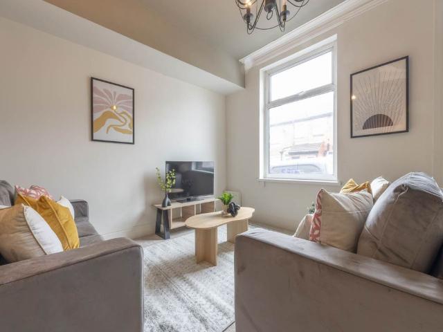 Clarence Street Room 4, Bramley, Leeds
