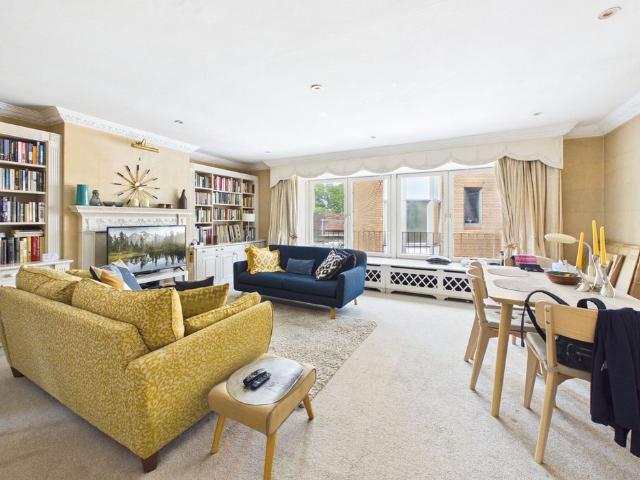 Clarence Street, Richmond, Surrey, UK, TW9