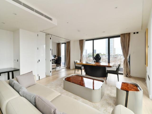 Clarendon Court