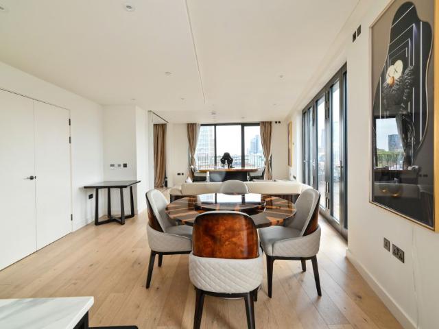 Clarendon Court