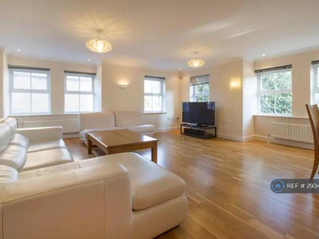 Clarendon Court, Oxford, OX2 2 bed flat to rent £2,200 pcm £508 pw