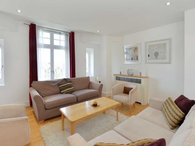 Clarendon Court, Maida Vale, W9