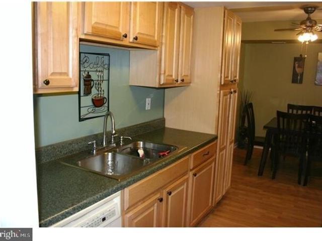 Clarendon Ave Apt,philadelphia, Condo For Sale