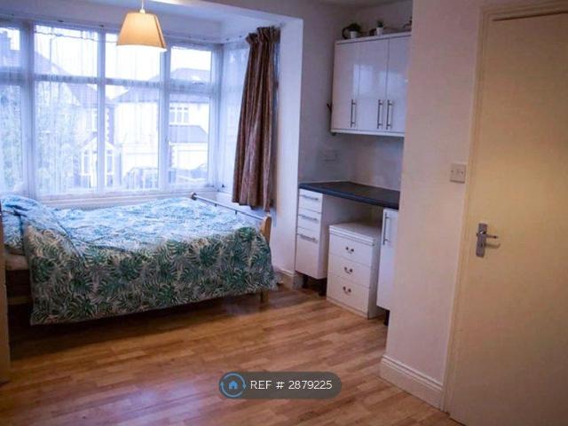 Clarendon Gardens, Wembley HA9, Room to rent, £950 pcm | PrimeLocation