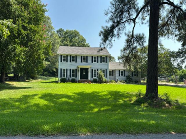 Clarendon Dr