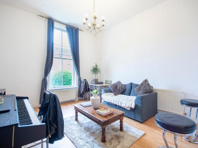 Clarendon House, 17 19 Clarendon. 2 bed apartment to rent £1,000 pcm £231 pw