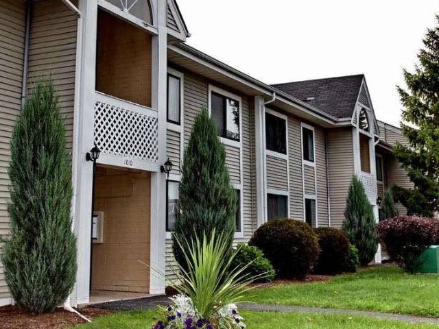 Clarendon Heights 2 Bedroom Apartment for Rent at 508 Ivy Ridge Rd, Syracuse, NY 13210 Eastside