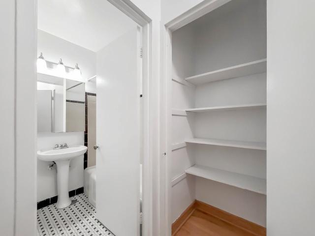 Clarendon Shores 1 Bedroom Apartment for Rent at 4750 N Clarendon Ave, Chicago, IL 60640 Uptown
