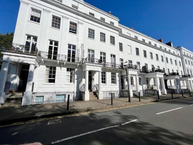 Clarendon Square, Leamington Spa CV32, 2 bed flat to rent, £1,100 pcm | PrimeLocation