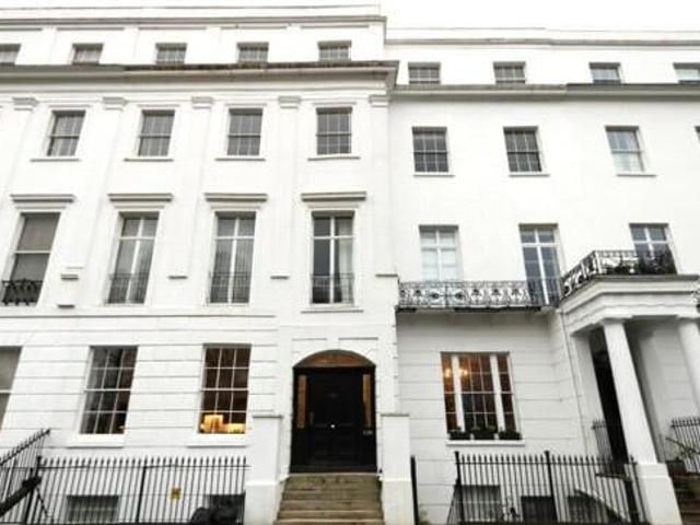 Clarendon Square, Leamington Spa, 2 Bedroom Apartment