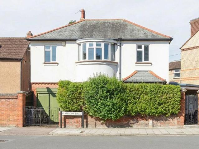 Clarendon Street, Bedford MK41 4 bed detached house to rent £3,000 pcm £692 pw
