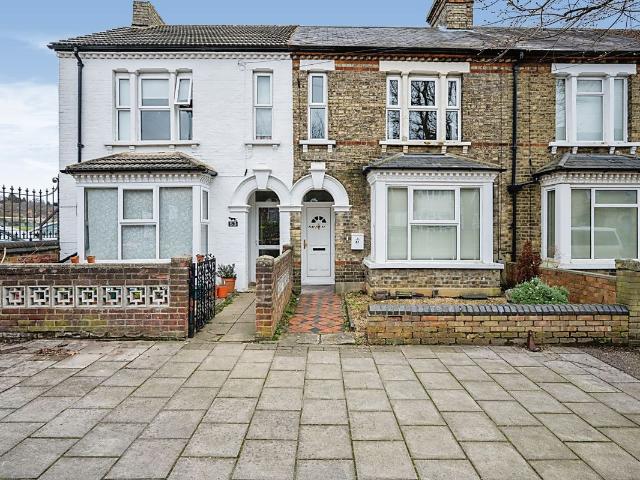 Clarendon Street, Bedford MK41, 2 bed flat to rent, £950 pcm | PrimeLocation
