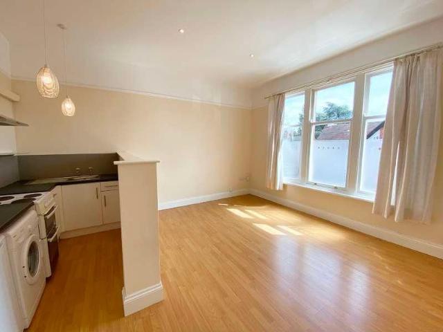 Clarendon Park Road, Clarendon Park, Leicester, LE2