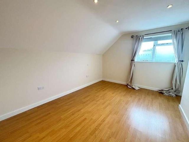 Clarendon Park Road, Clarendon Park, Leicester, LE2