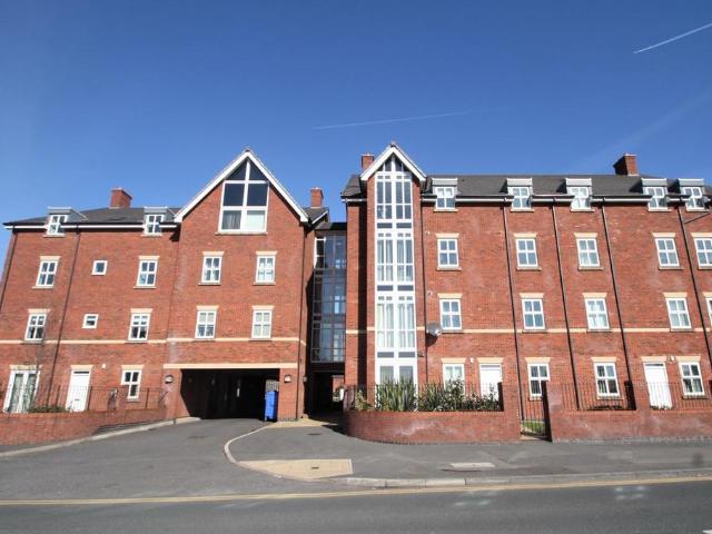 Clarendon Place, Eccles 2 bed flat to rent £1,050 pcm £242 pw