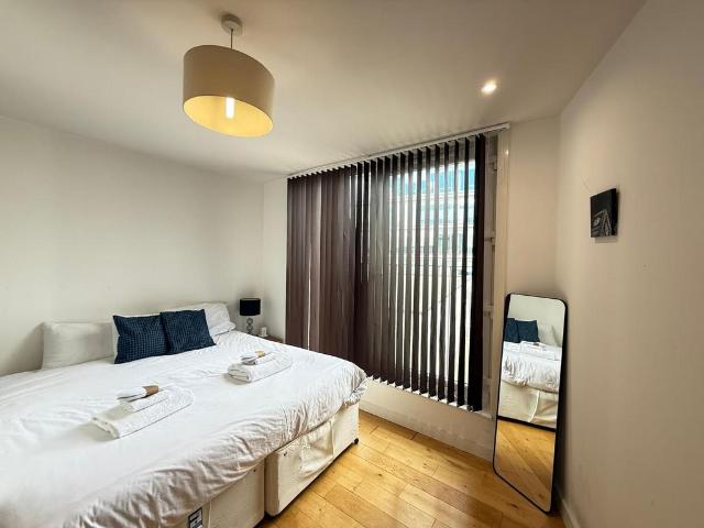 Clarendon Road, Watford, WD17 2 bed apartment to rent £1,900 pcm £438 pw