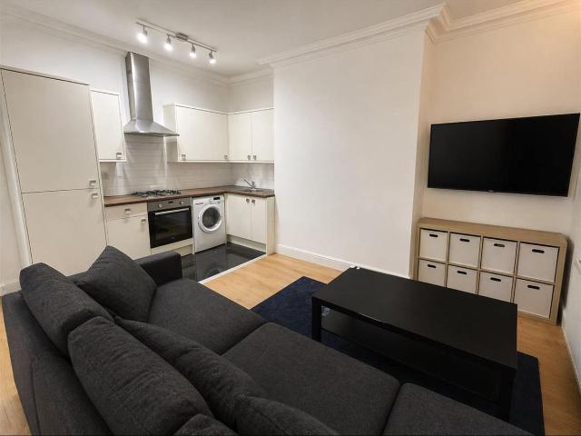 Clarendon Road, Woodhouse, Leeds LS2, 2 bed shared accommodation to rent, £1,257 pcm | PrimeLocation