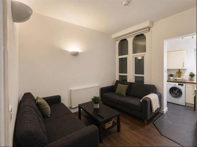 Clarendon Road, Woodhouse, Leeds LS2, 3 bed shared accommodation to rent, £1,690 pcm | PrimeLocation