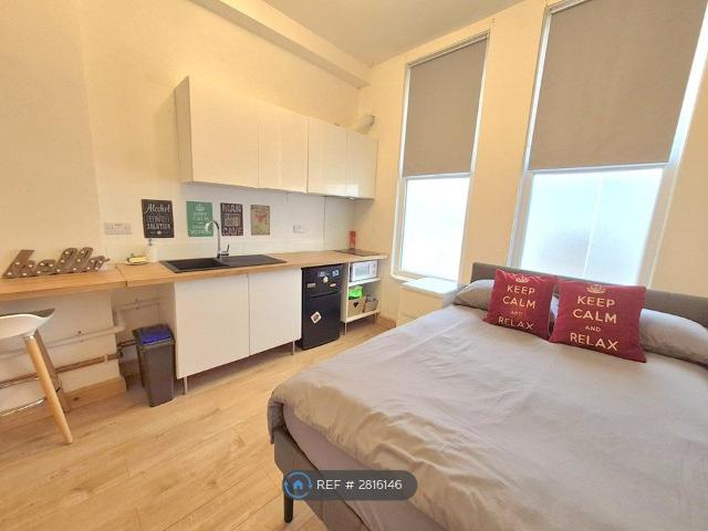 Clarendon Road, Birmingham B16, Studio to rent, £760 pcm | PrimeLocation
