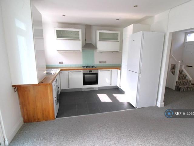 Clarendon Road, East Sussex, BN3 2 bed maisonette to rent £1,810 pcm £418 pw